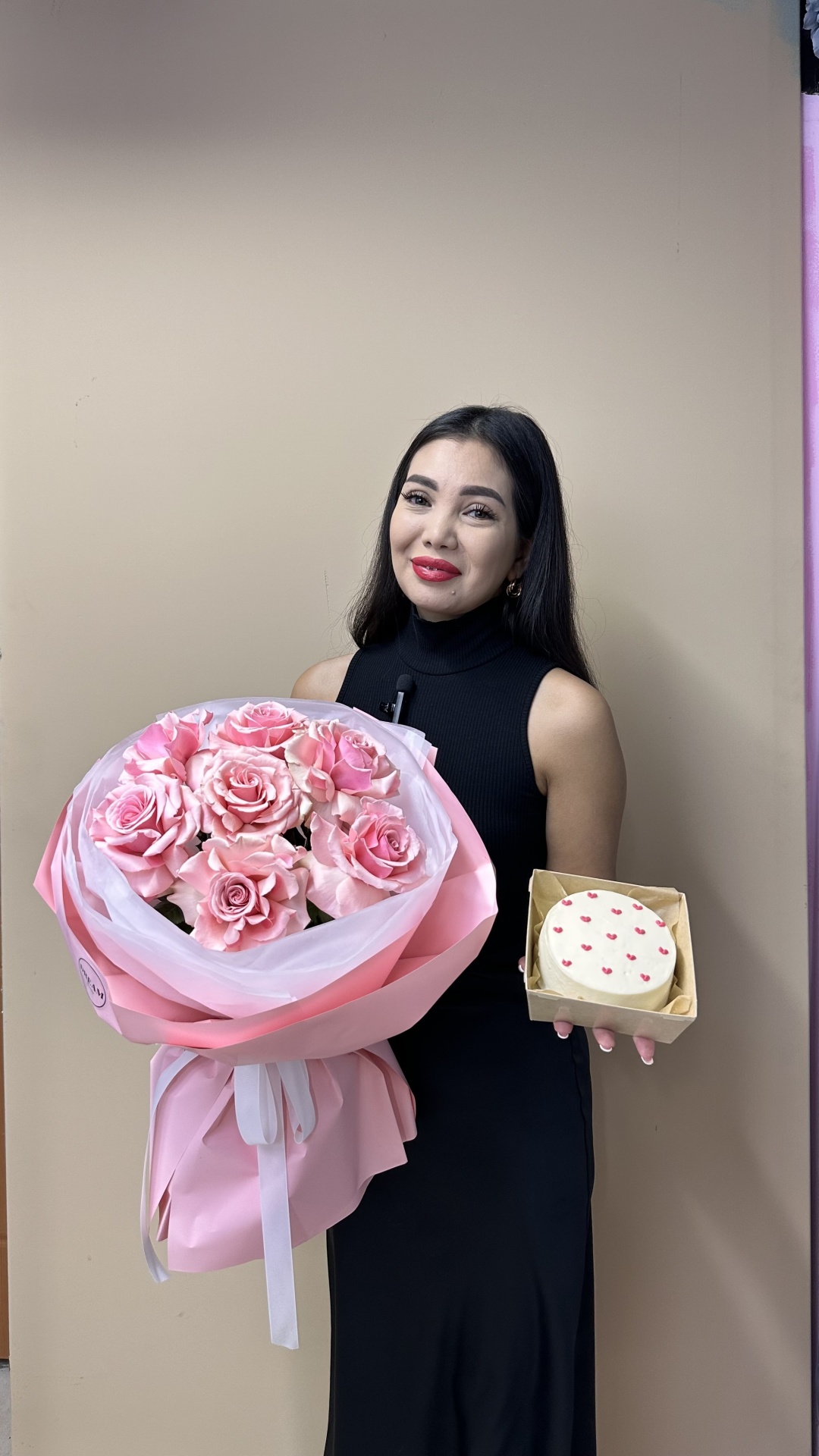 Купить Dream Flowers Букет + бенто торт роза 7 шт 40 см в Алматы – Магазин на Kaspi.kz