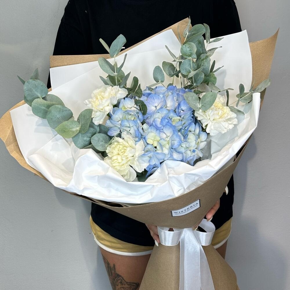 Купить FloraLux Букет Лёгкость диантус, хризантема 8 шт 50 см в Алматы ...