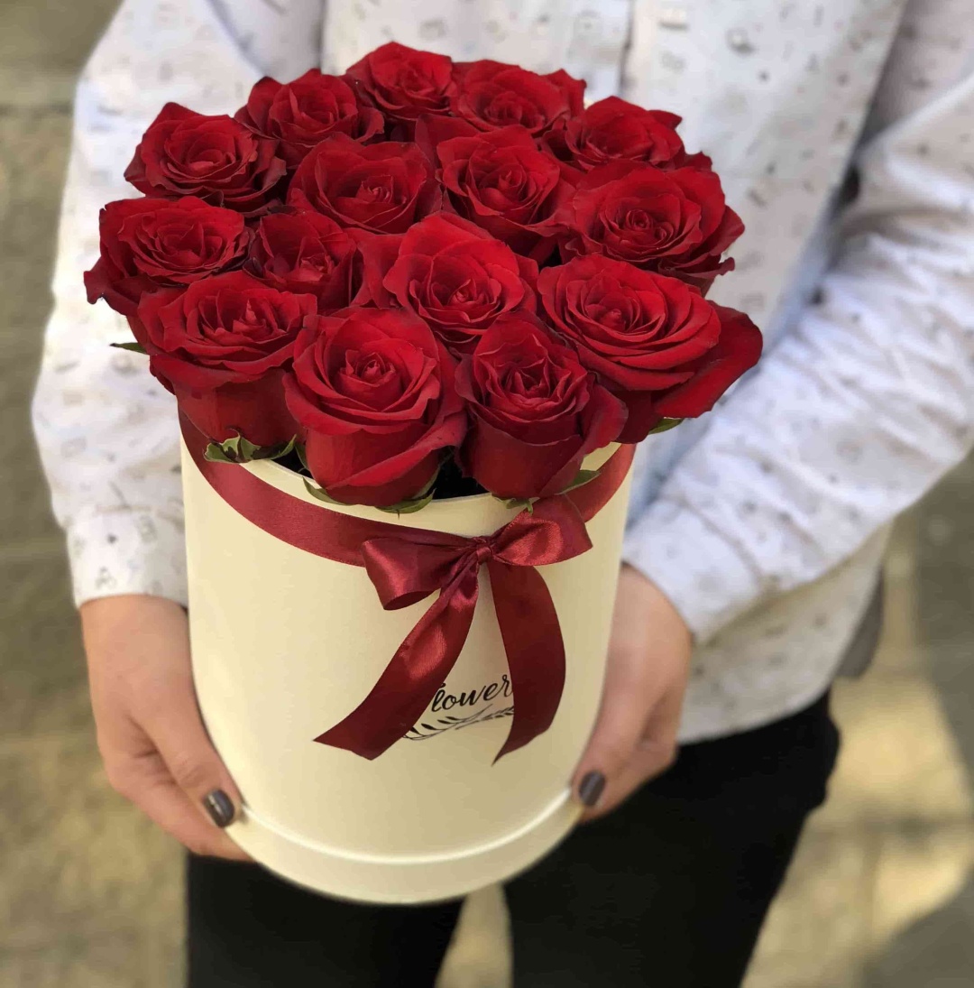 Купить Rosalie Flowers Красная шапочка GL0004 роза 15 шт 35 см в Алматы ...