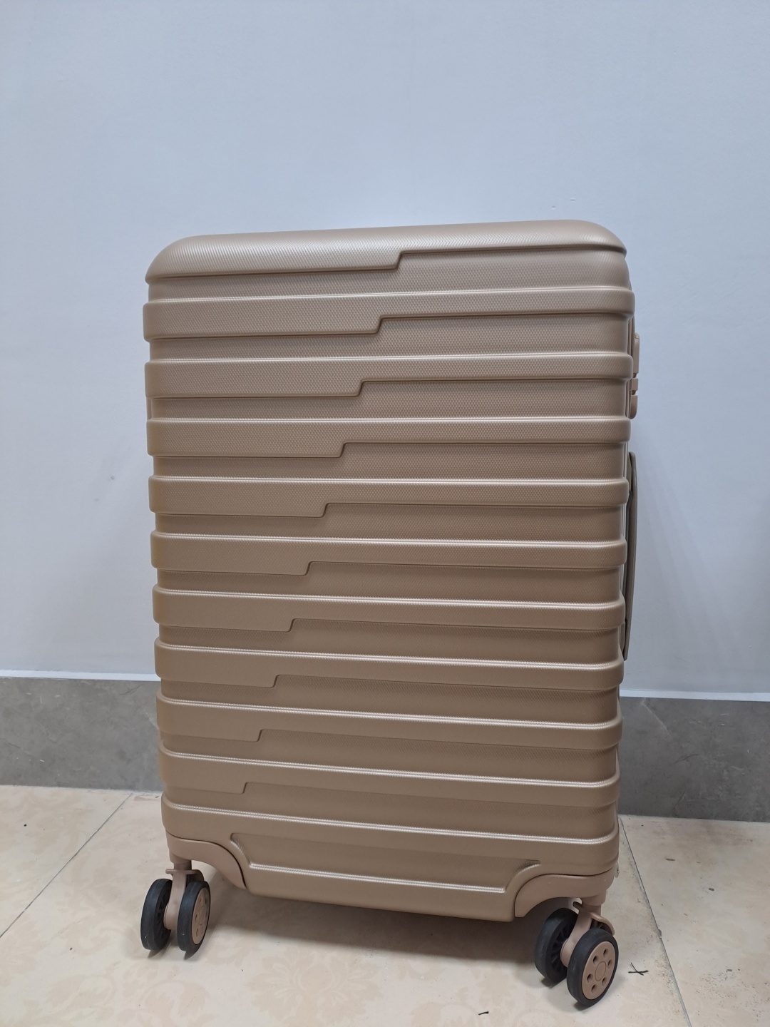 Купить Чемодан Longstar Longstar пластик 75 л золотистый в кредит в ...