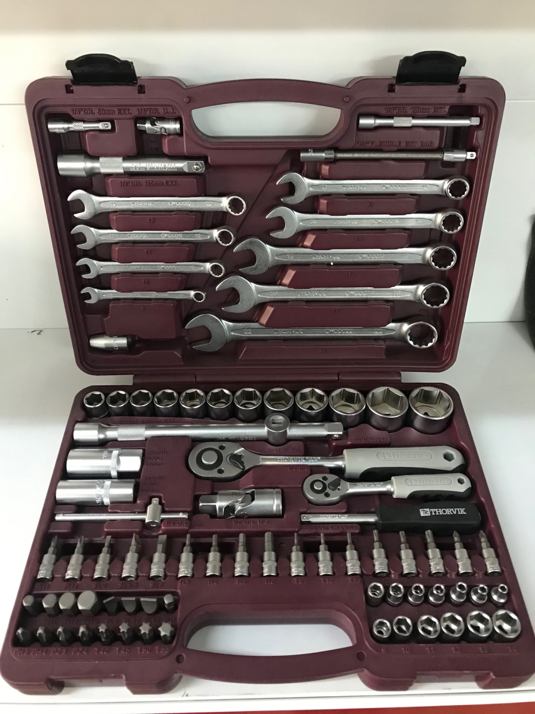 Купить Набор инструментов и оснастки автомобильный 82 в 1 Thorvik UTS0082 в Алматы – Магазин на ...