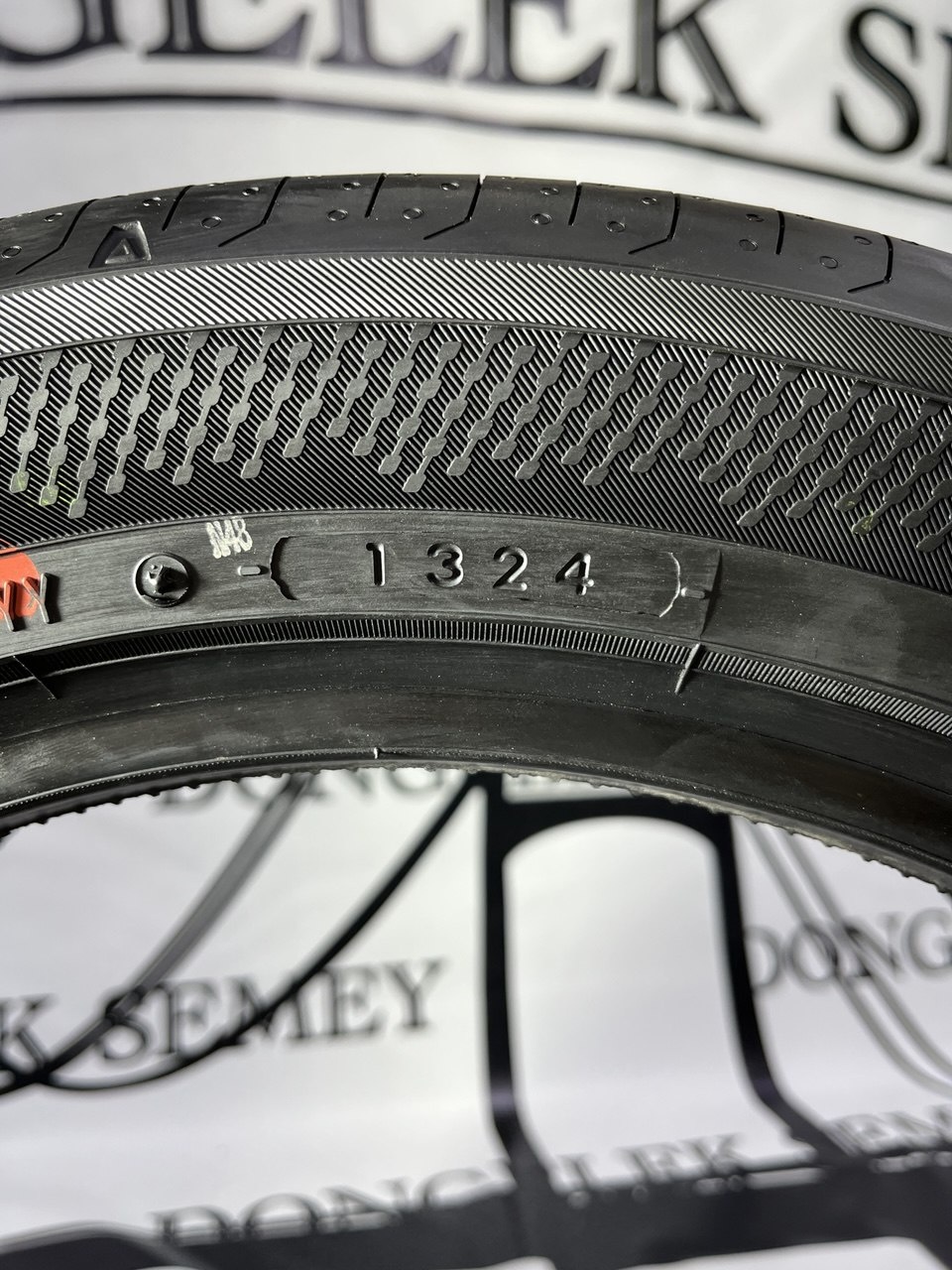 Купить Yokohama Advan Db V553 235 45 R18 98 W без шипов в Алматы